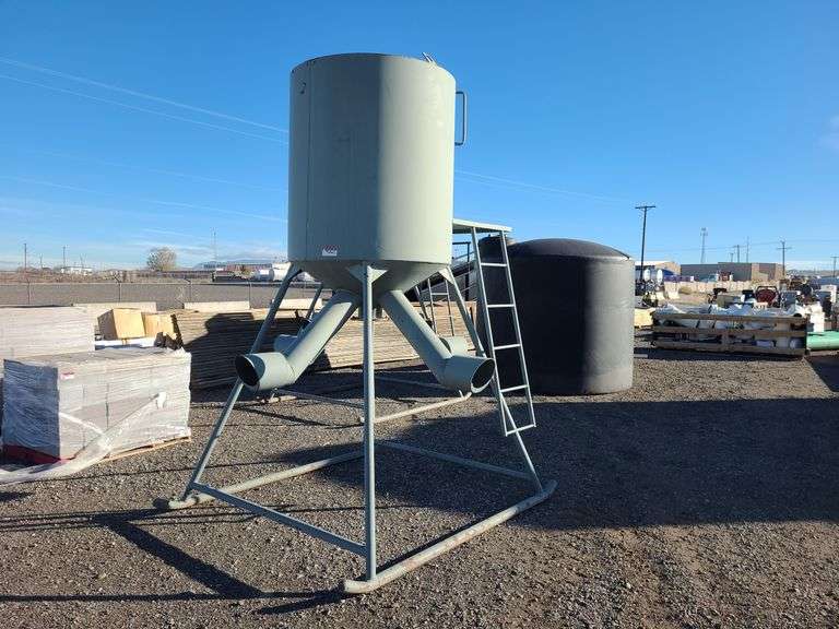 500lb Deer Feeder - J&J Auctioneers LLC
