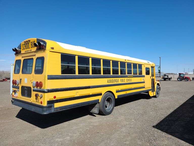 2004 Freightliner Thomas Built Bus - J&J Auctioneers LLC