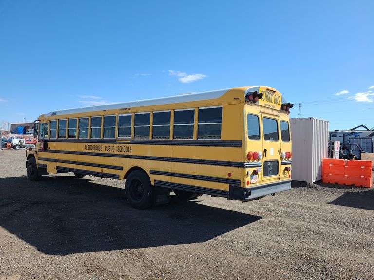 2004 Freightliner Thomas Built Bus - J&J Auctioneers LLC