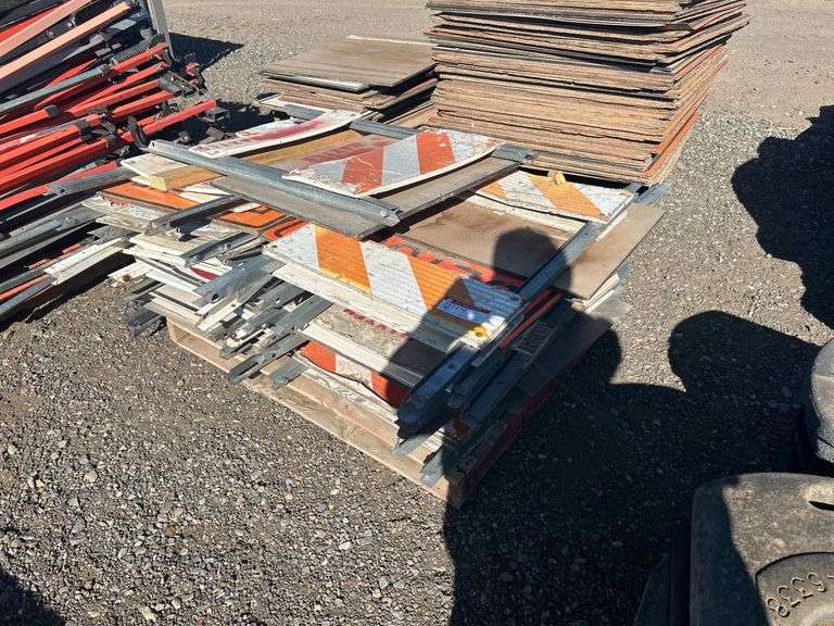 Qty Traffic A Frame Stands - Albuquerque NM - J&J Auctioneers LLC