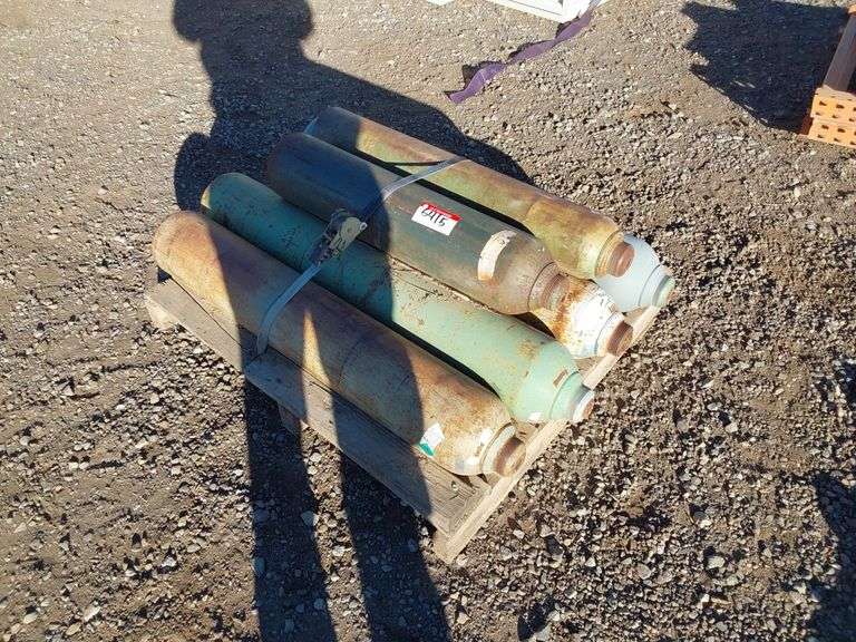 Pallet of Used Gas Tanks - Albuquerque NM - J&J Auctioneers LLC