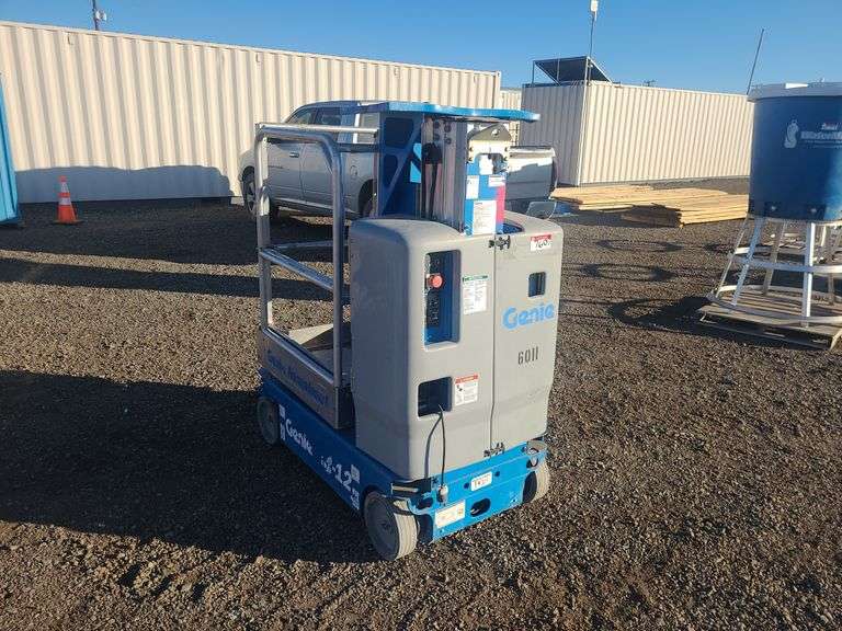 Inoperable 2016 Genie GR-12 Personnel Lift - Albuquerque NM - J&J ...