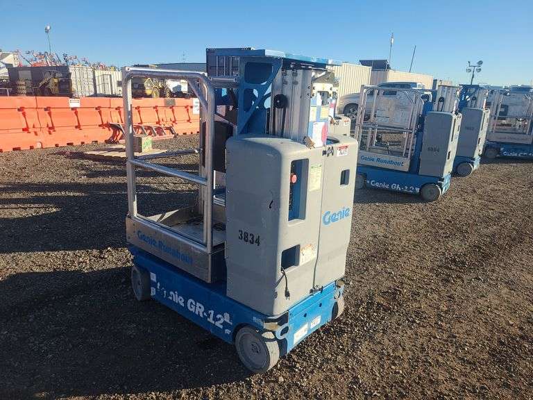 Inoperable 2012 Genie GR-12 Personnel Lift - Albuquerque NM - J&J ...