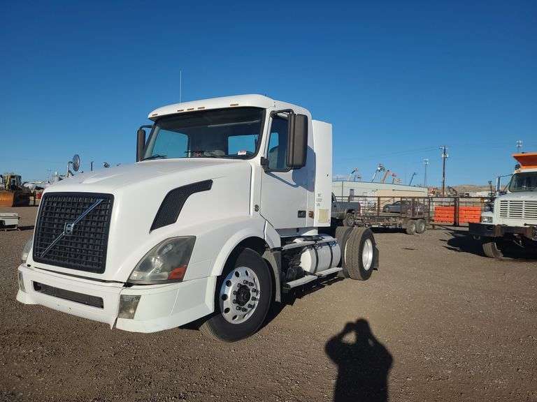 2007 Volvo VN S/A Truck Tractor - Albuquerque NM - J&J Auctioneers LLC