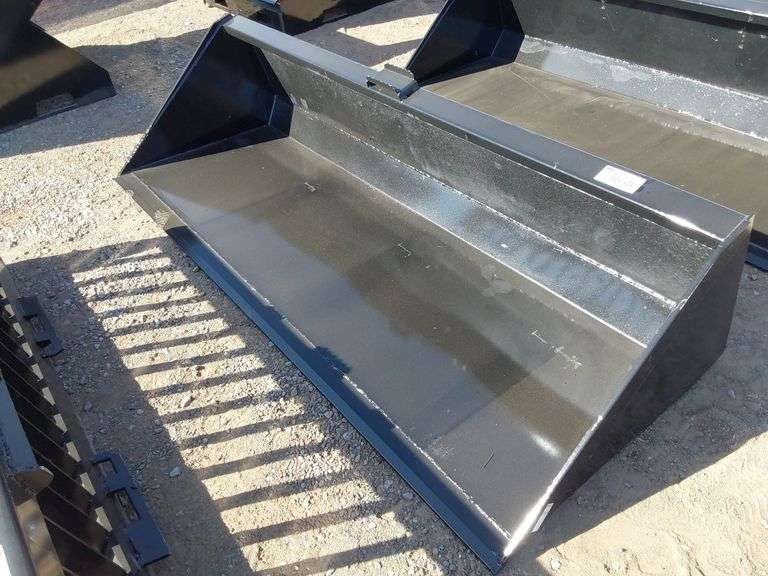 90in QT Bucket with Blade - J&J Auctioneers LLC
