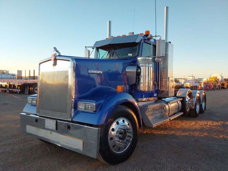 2008 Kenworth W900 Tri/A Heavy Haul Truck Tractor - J&J Auctioneers LLC