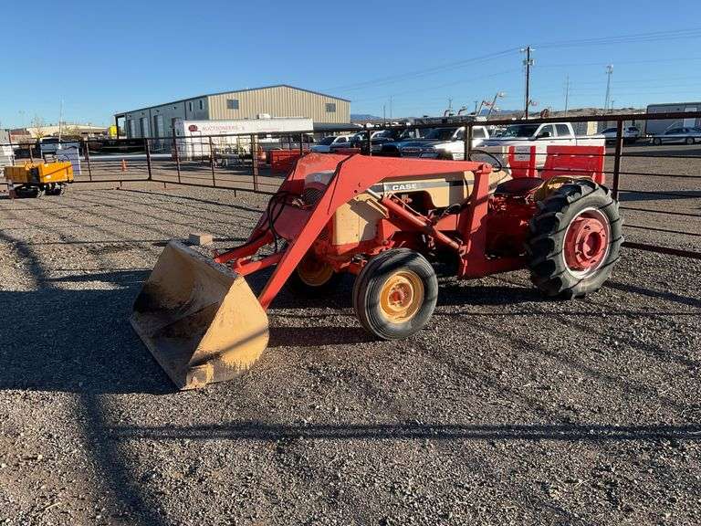 1965 Case 440 4x4 Tractor - J&J Auctioneers LLC