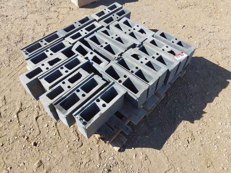 Plastic Guard Rail Blocks - Albuquerque NM - J&J Auctioneers LLC