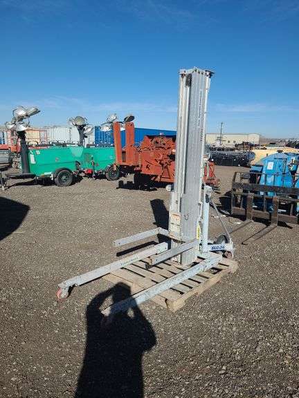 2004 Genie SLC 24 Material Lift - Albuquerque NM - J&J Auctioneers LLC