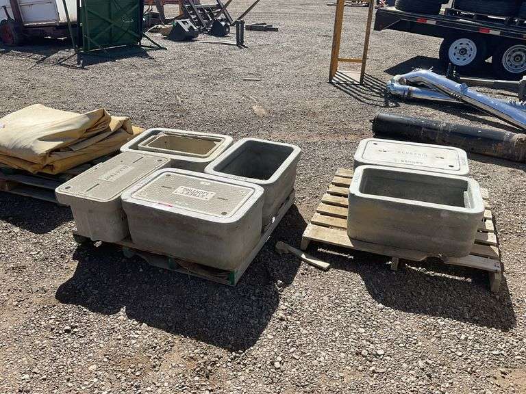 Qty (6) Concrete Pull Boxes - J&J Auctioneers LLC