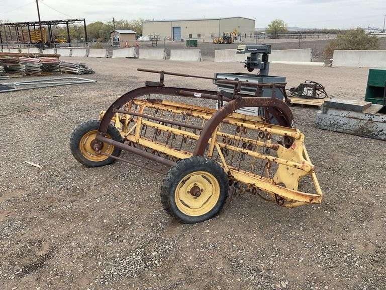 New Holland 56 11 Ft Rake - J&J Auctioneers LLC