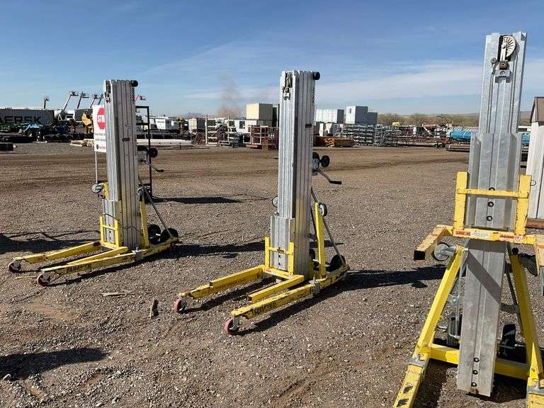 Sumner 24' Material Lift - J&J Auctioneers LLC