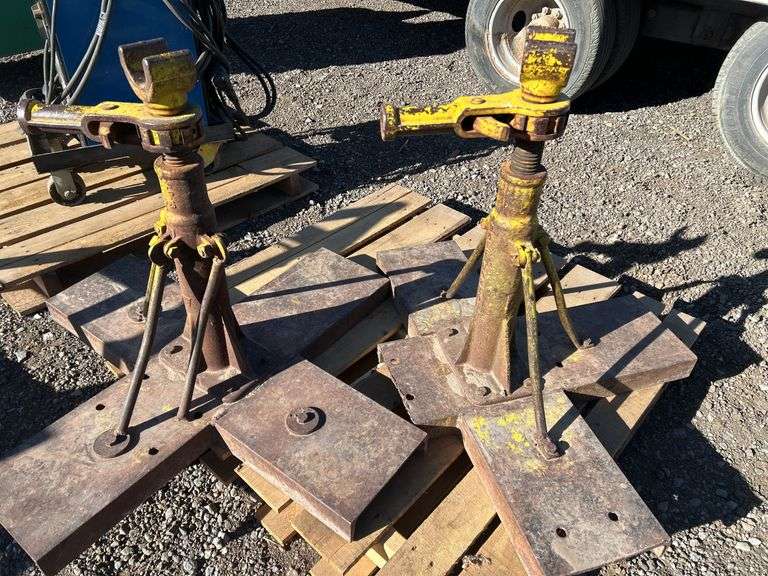 Ratchet Stands - J&J Auctioneers LLC