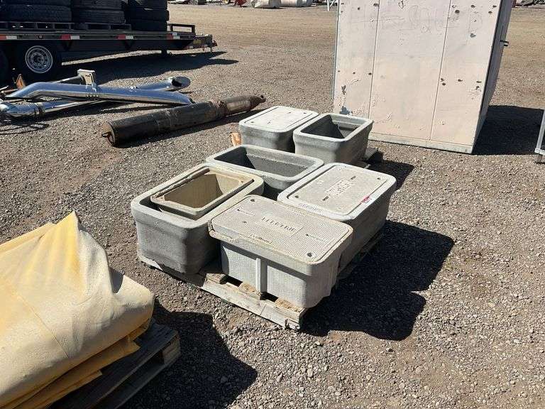 Qty (6) Concrete Pull Boxes - J&J Auctioneers LLC