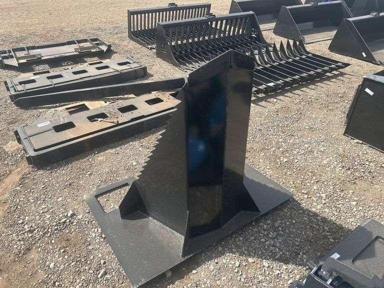 40 in Spade Bucket - J&J Auctioneers LLC