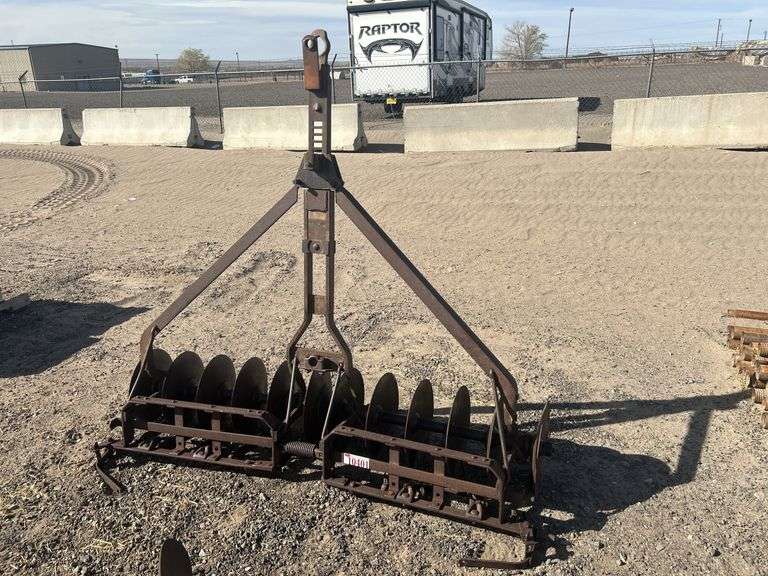 John Deere 6ft Single Gang Disc - J&J Auctioneers LLC