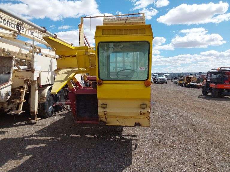 Inoperable New Holland 1048 Bale Wagon - J&J Auctioneers LLC