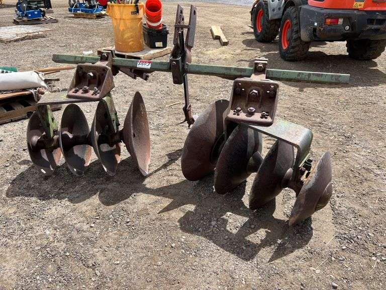 John Deere 3pt Border Disc - J&J Auctioneers LLC