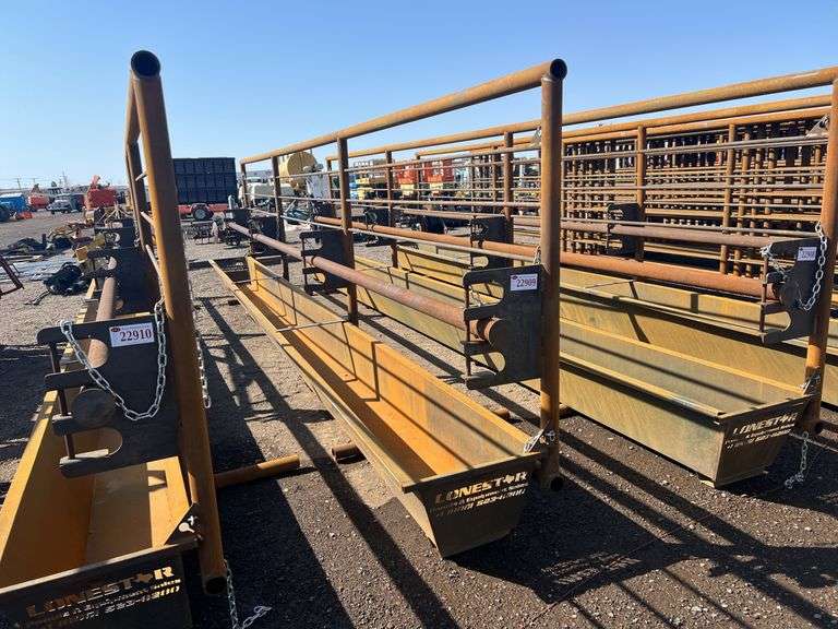24ft Freestanding Feeder Panel - J&J Auctioneers LLC
