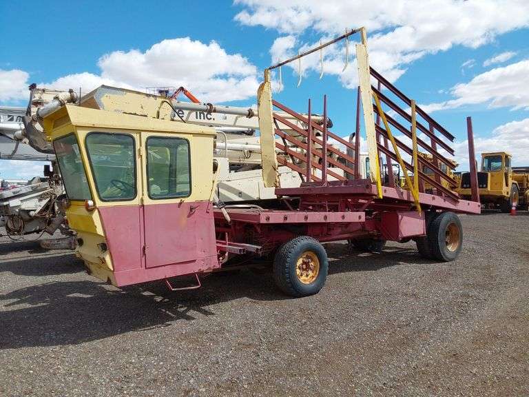 Inoperable New Holland 1048 Bale Wagon - J&J Auctioneers LLC