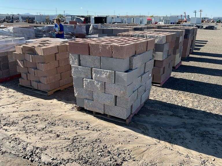 Qty (90) 8816 Split Mixed Bricks - J&J Auctioneers LLC