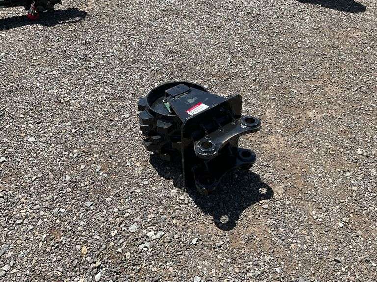 2025 GIYI GY-W305 Excavator Compaction Wheel - J&J Auctioneers LLC