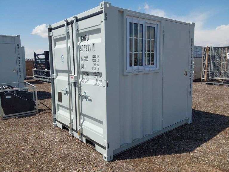 8ft Container - J&J Auctioneers LLC