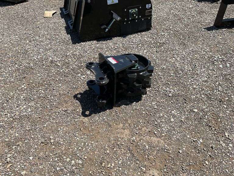 2025 GIYI GY-W305 Excavator Compaction Wheel - J&J Auctioneers LLC