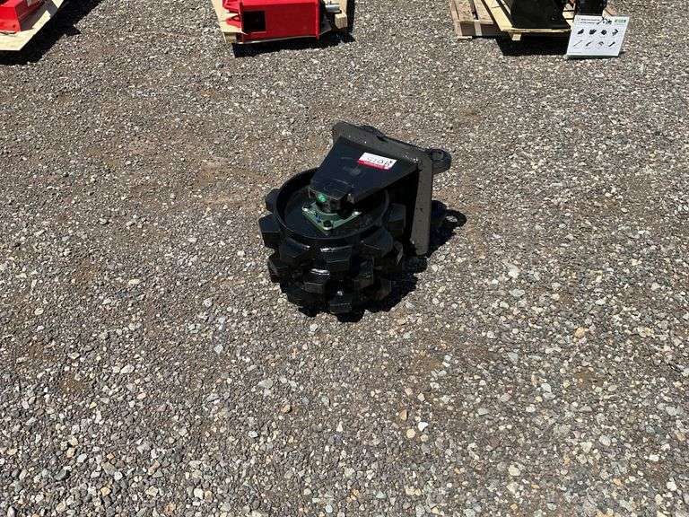 2025 GIYI GY-W305 Excavator Compaction Wheel - J&J Auctioneers LLC