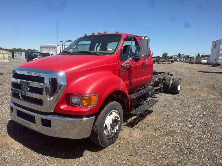 2004 Ford F-650 Cab & Chassis - J&J Auctioneers LLC
