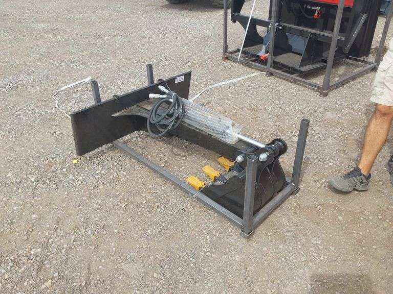 2025 GIYI GY-ZWB Skid Steer Loader Backhoe - J&J Auctioneers LLC