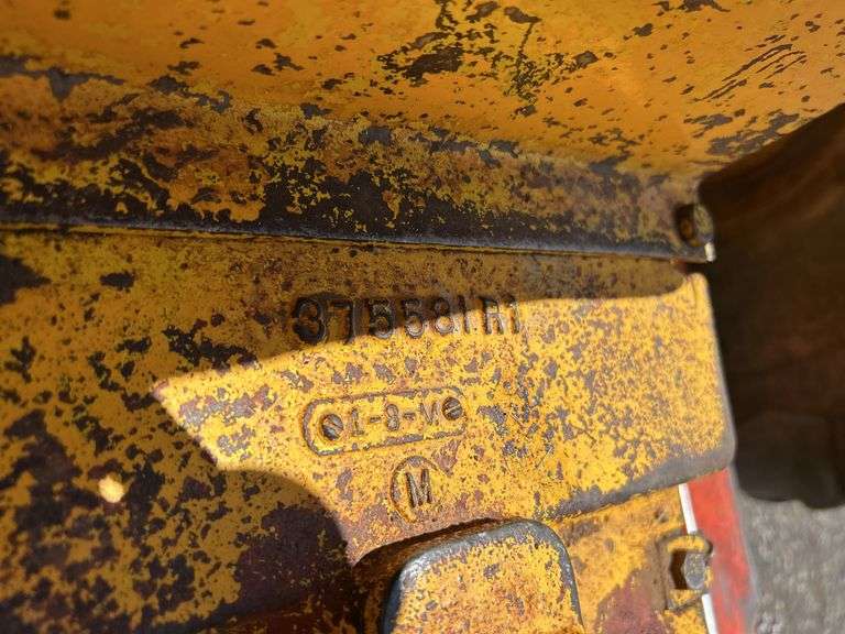 International 2504 Farm Tractor - J&J Auctioneers LLC