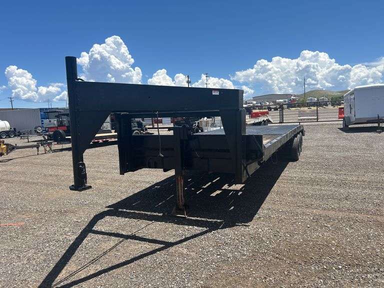 2020 Custom Built 28 Ft Tri/A Gooseneck Frame - J&J Auctioneers LLC
