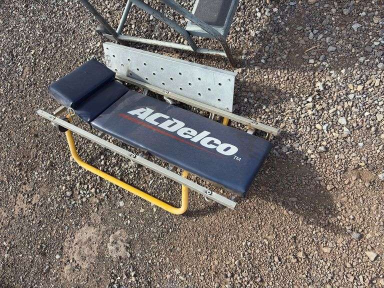 Step Ladder, Creeper, JL Jeep Bumper Ram Pac Step - J&J Auctioneers LLC