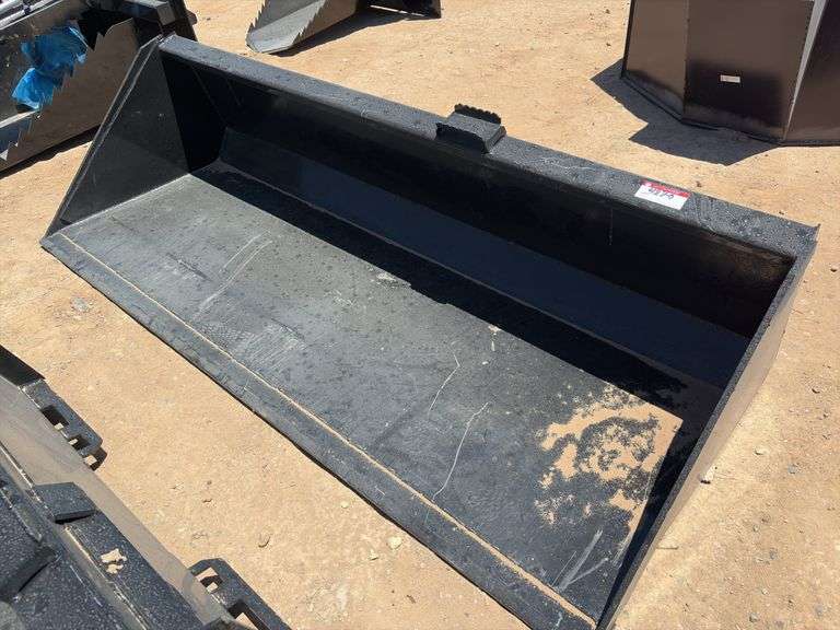 90in QT Bucket With Blade - J&J Auctioneers LLC