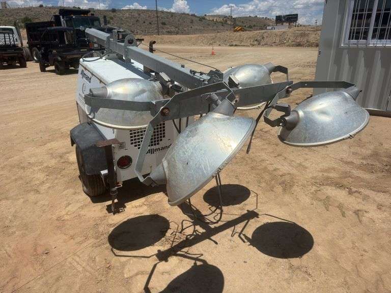 Inoperable Allmand Light Tower - J&J Auctioneers LLC