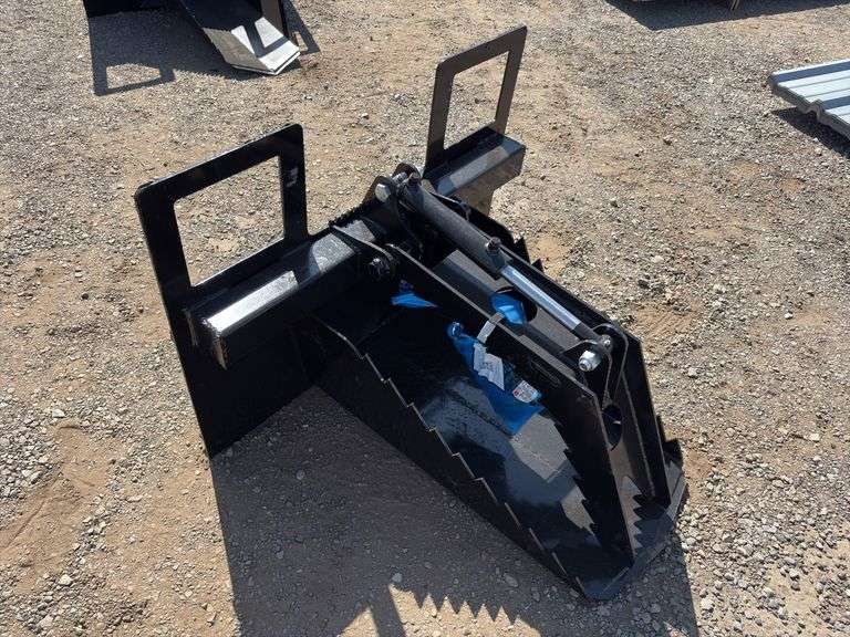 Skid Steer Spade Grapple - J&J Auctioneers LLC