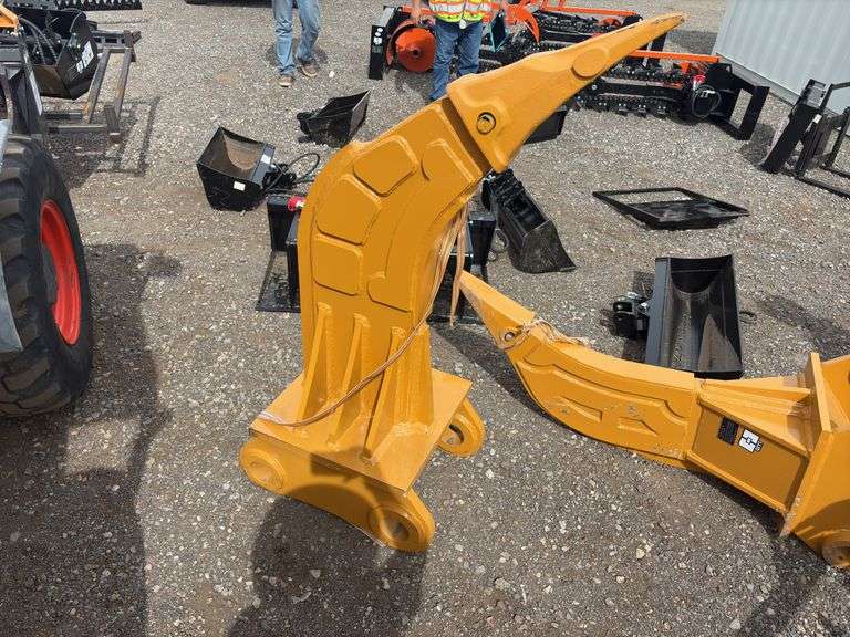 2025 GIYI GY-R336 Excavator Ripper - J&J Auctioneers LLC