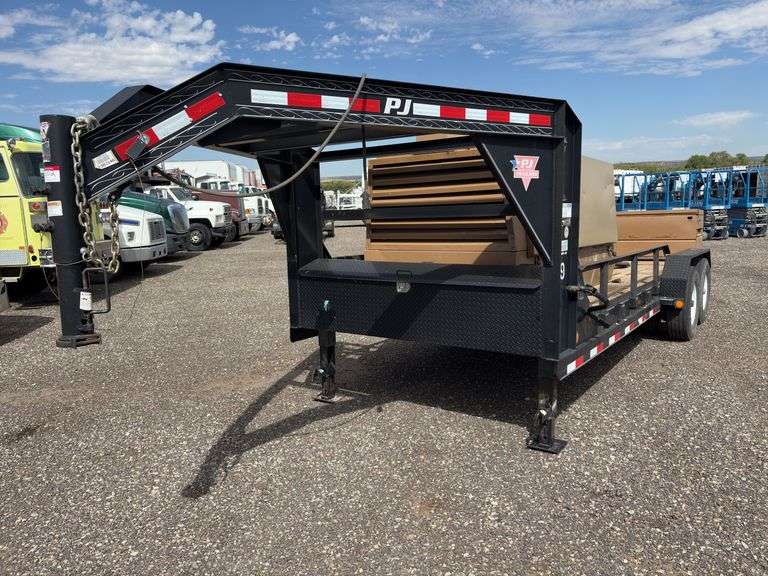 2019 Custom Built PJ T/A Sand Blast Trailer - J&J Auctioneers LLC
