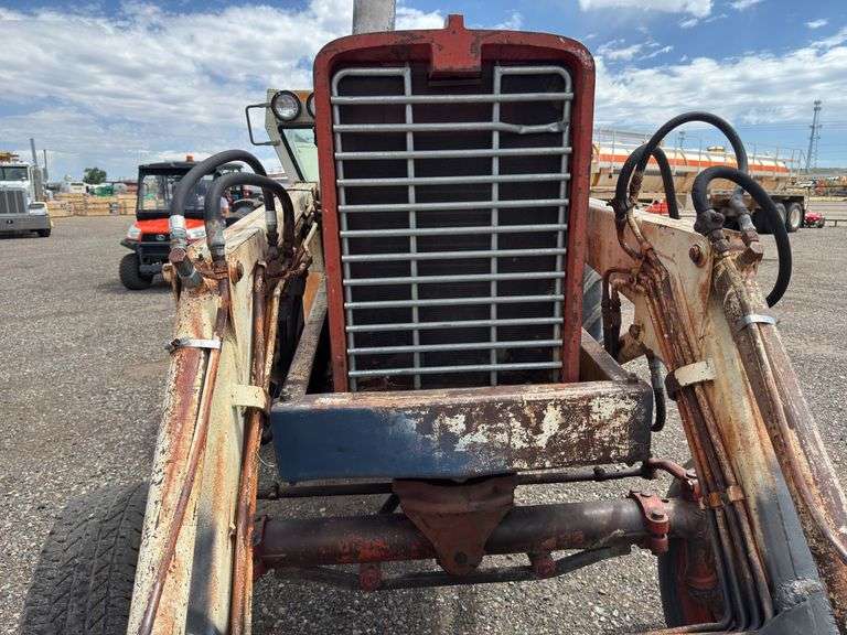 International Harvester F856 Tractor - J&J Auctioneers LLC