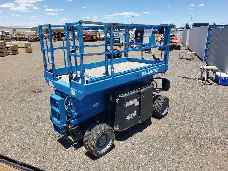 2014 Genie GS 3369RT 4x4 Rough Terrain Scissor Lift - J&J Auctioneers LLC