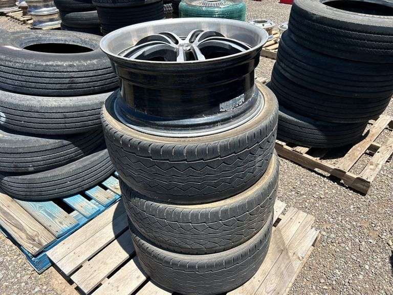 Qty (4) 22in Custom Boss Aluminum Rims - J&J Auctioneers LLC