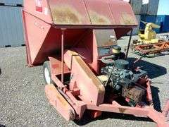 Toro Rake-O-Vac Wood Chipper - J&J Auctioneers LLC