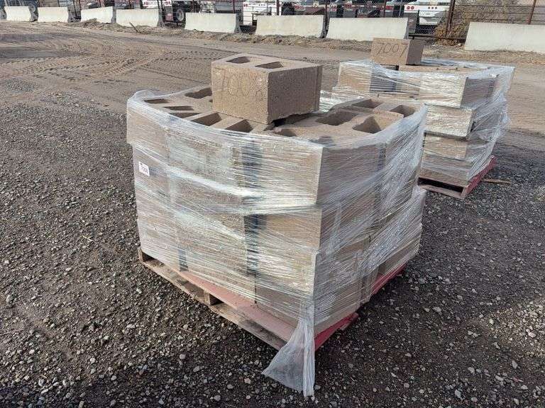 Qty Of (36) 8 Ft Desert Sand Retaining Wall Bricks - Albuquerque, NM ...