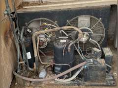 3000 Gallon MUELLER Bulk Tank, 2 Compressors, Sentry Cleaner & Control ...