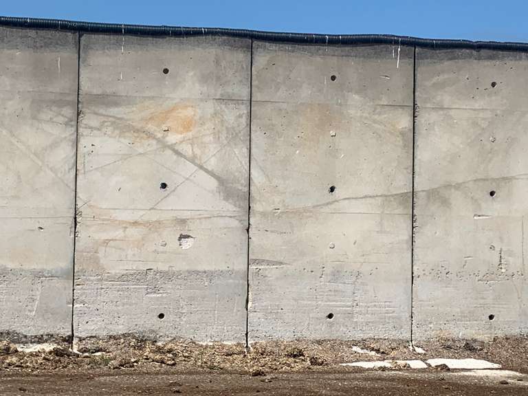 T-Wall | 200' | 41 Sections, (34) 4'x12' & (7) 6' | (East Side, Middle ...