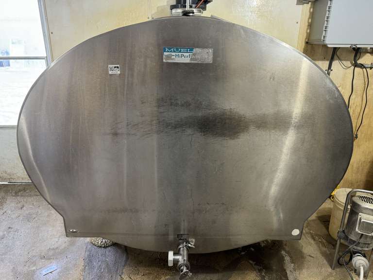 Mueller 1000 Gal Tank, Compressor, Autowash & Control Boxes, s/n 15796A ...