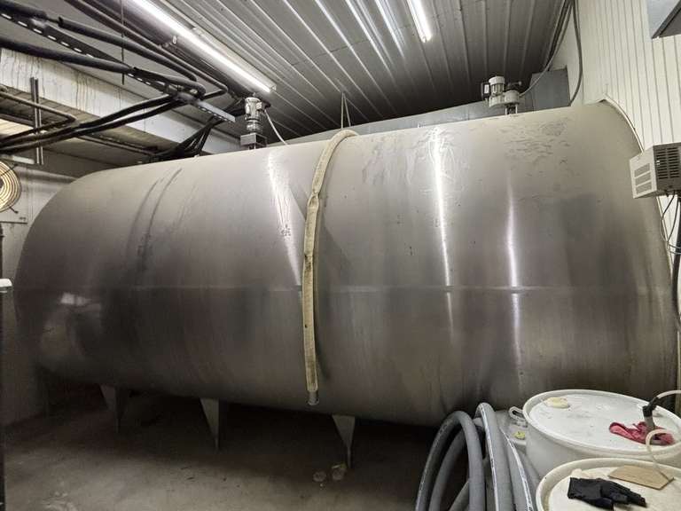 Delaval 6400 Gal Tank | Yr: 2002 | sn/ PE-CM-50213 | (3) 5 HP ...