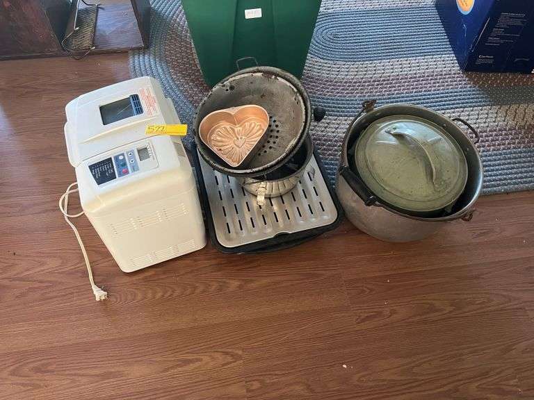 Bread Cooker, Kitchenware - Kessler Auction & Realty Co., INC.