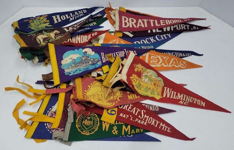 (S) Small Vintage Felt Pennants From Different Places In The US - Kraft ...